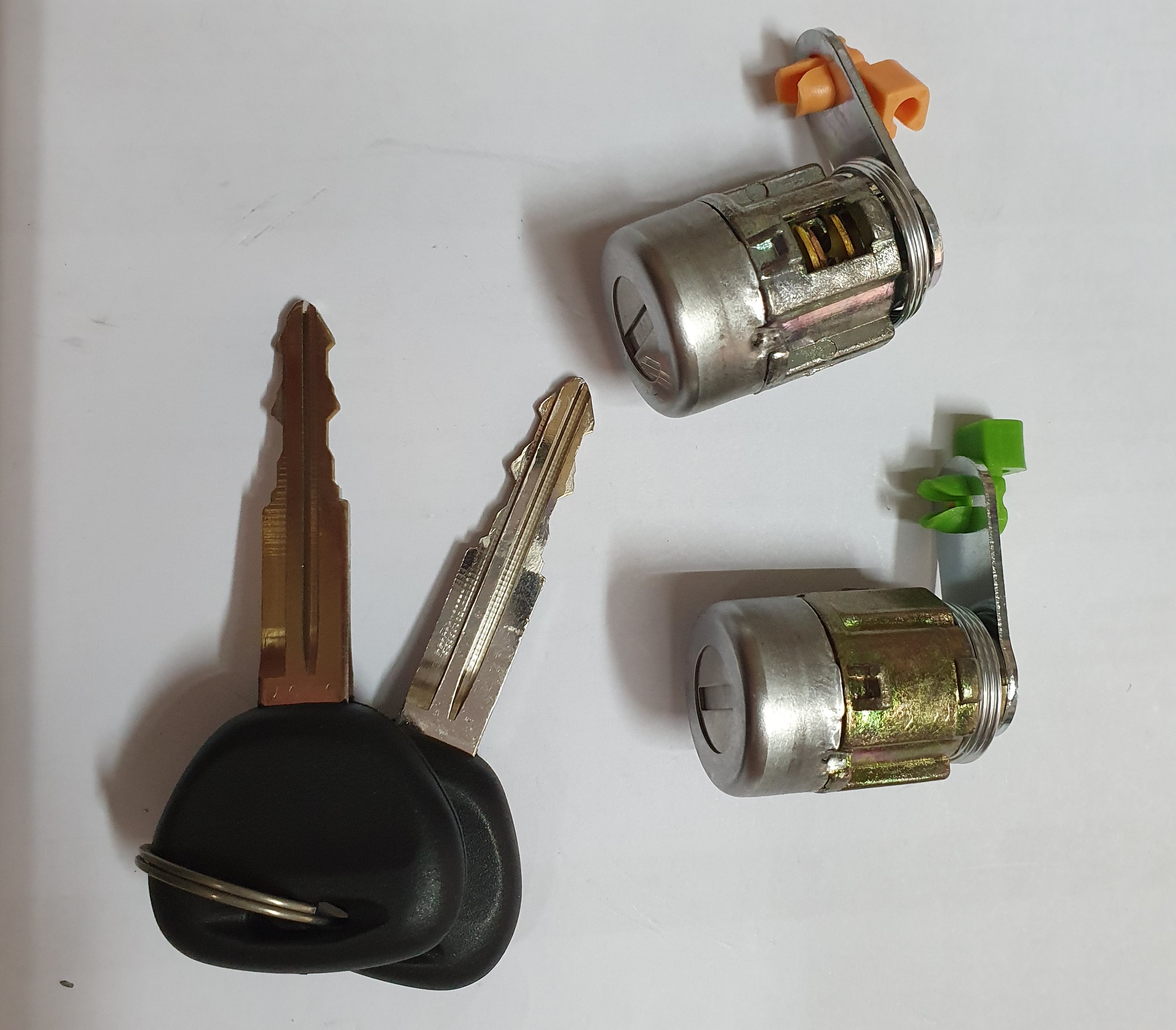 MITSUBISHI CANTER FB70/FB83/FEB21 '2005- DOOR LOCK SET (RH AND LH)