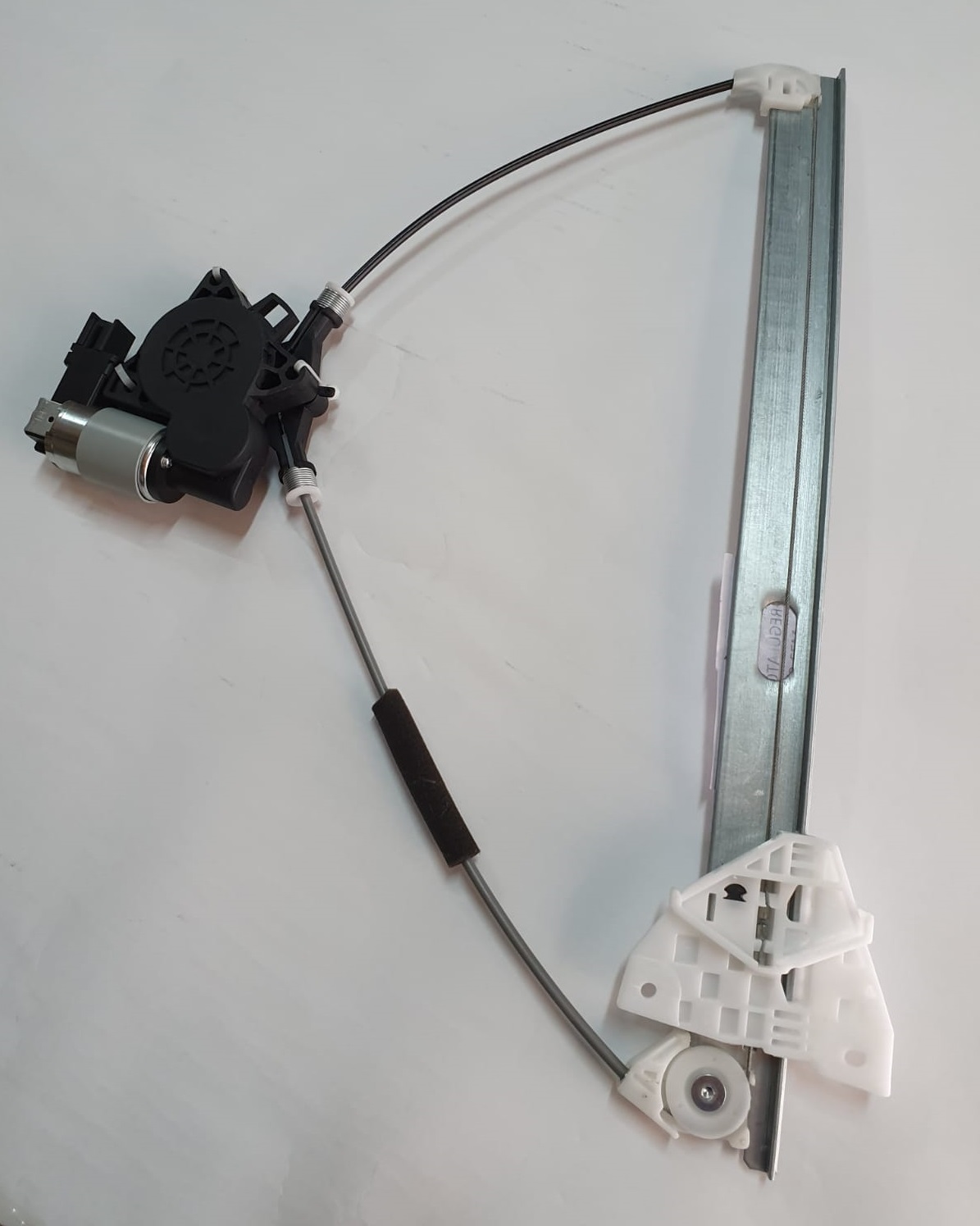 MAZDA3 WINDOW REGULATOR WITH MOTOR RH